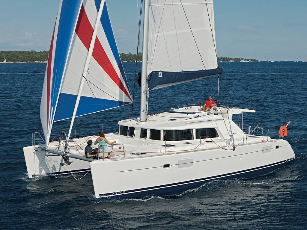 Catamaran Lagoon 44: Rent a Catamaran Mykonos